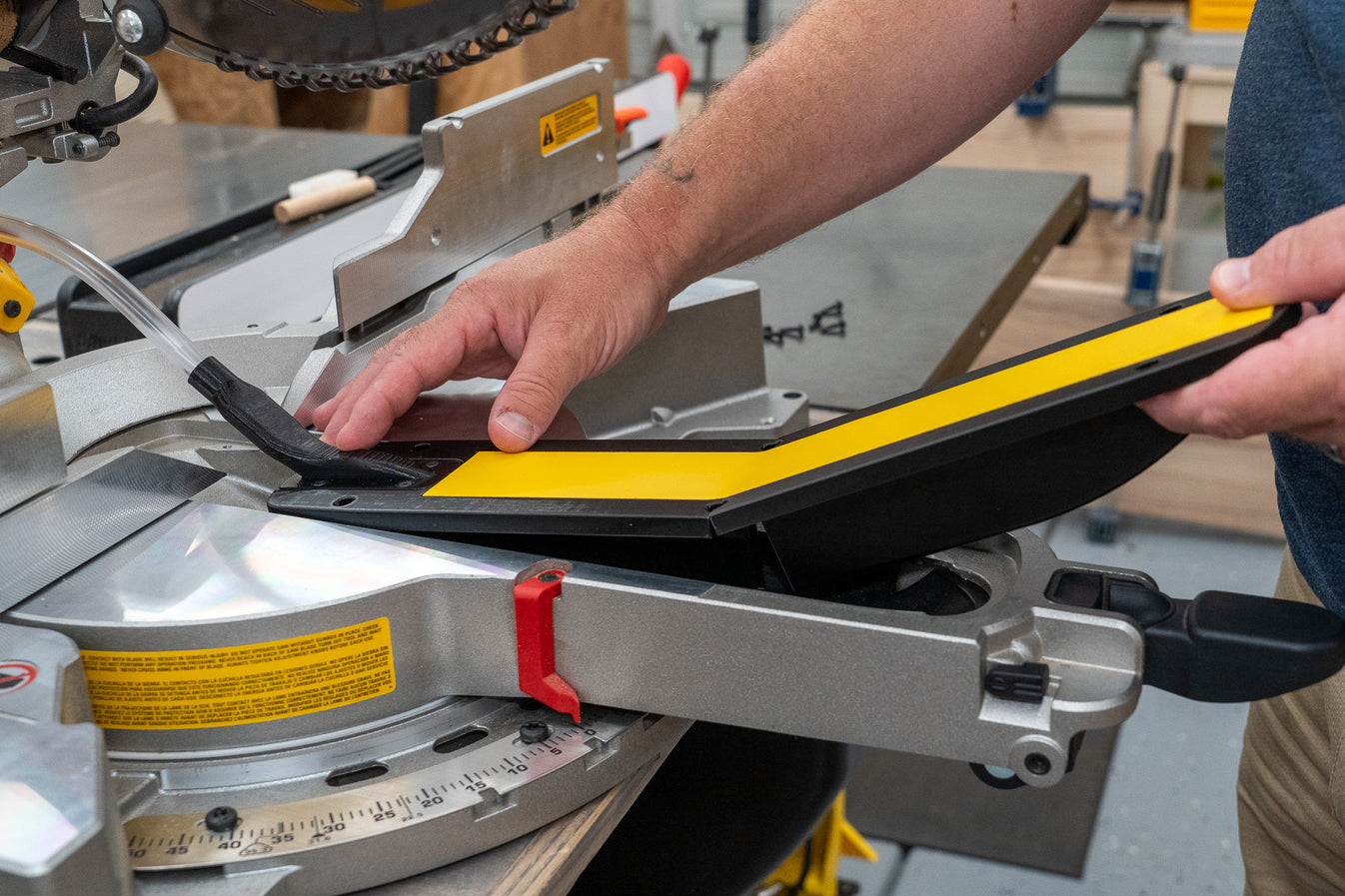 DeWALT DWS779/780 Dust Collection Throat Plate – Inspire Woodcraft